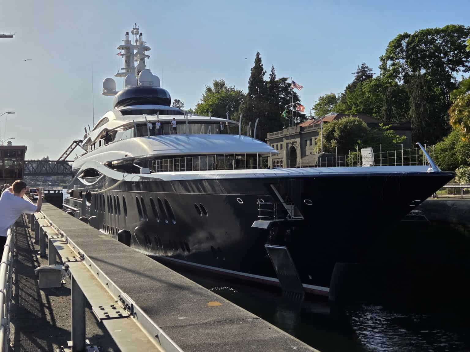 Mark Zuckerberg's superyacht goes through the Ballard Locks